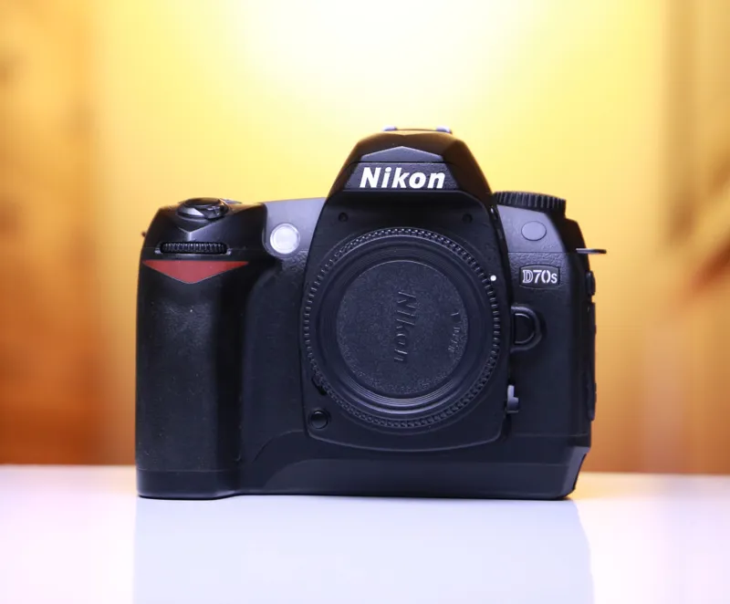 دوربین نیکونd70s بادی