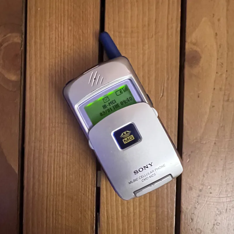 گوشی قدیمی سونی CMD-Mz5 اصل ژاپن