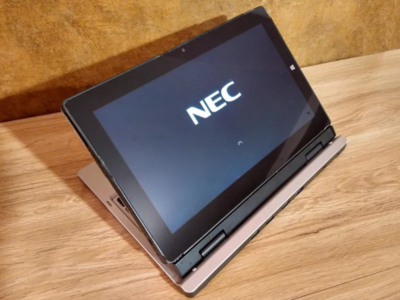 تبلت ویندوزی Nec رم8