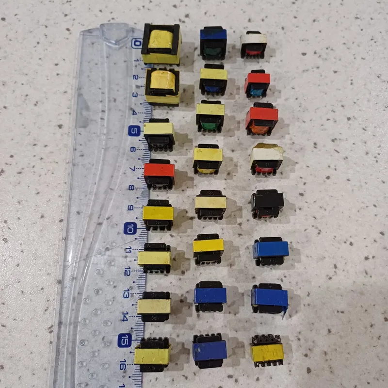 24 عدد ترانس سوییچینگ 5 ولت 700 میلیآمپر