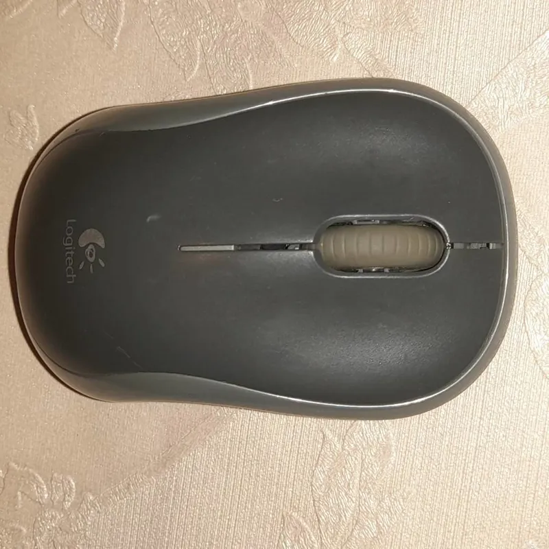 موس لاجیتک بی سیم Logitech