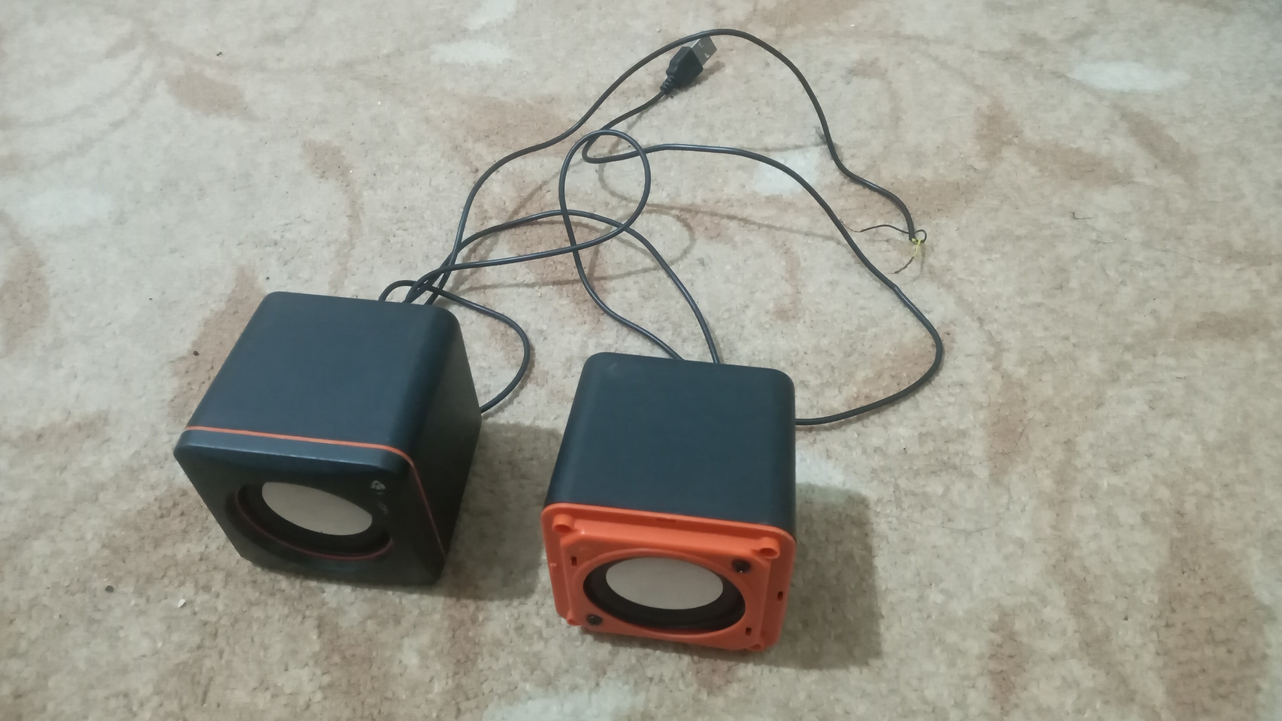 اسپیکر کامپیوتر کیسونلی