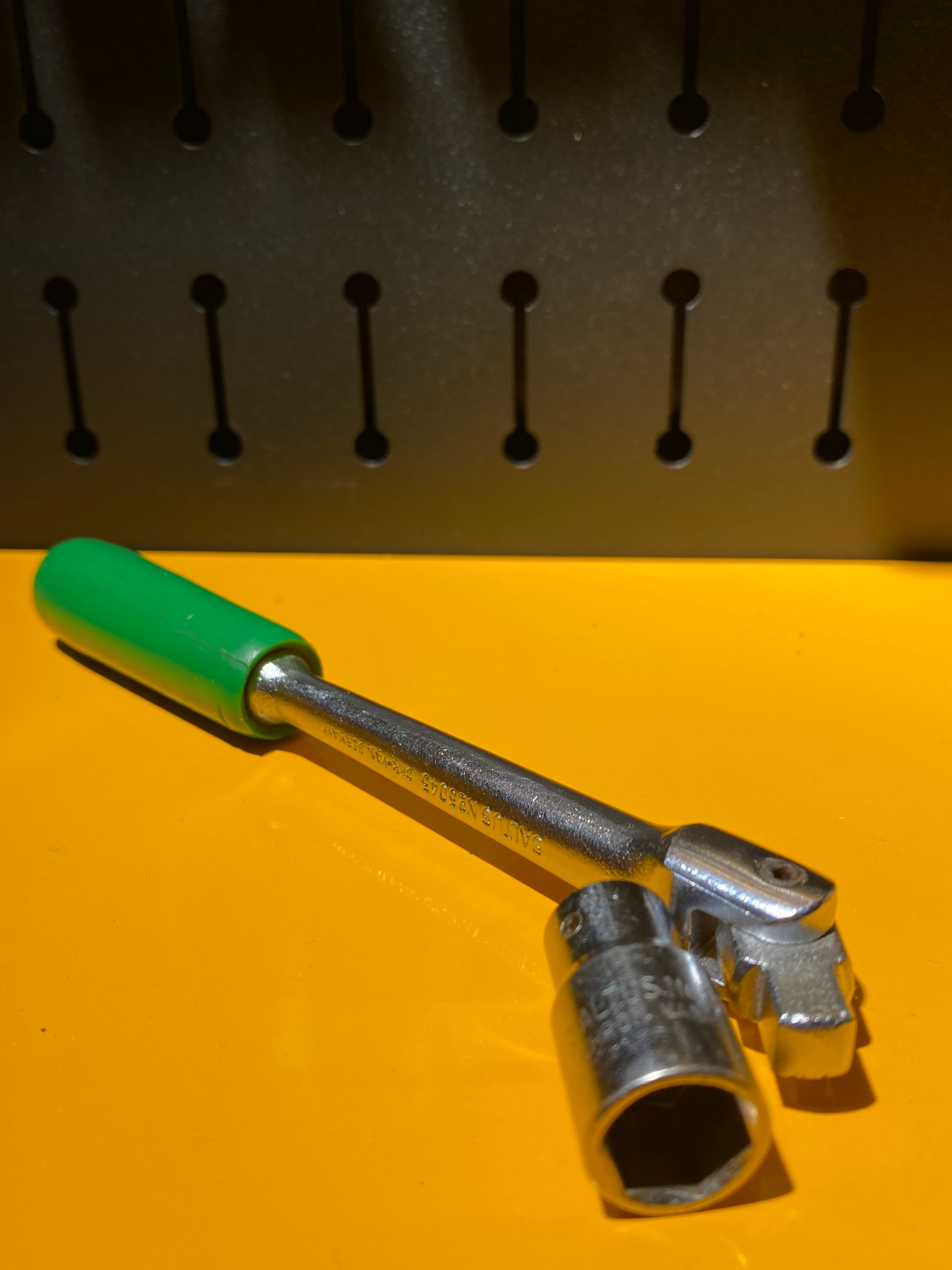 بکس سرتاشو 1/4 (و یک عدد بکس) سالتوس Saltus