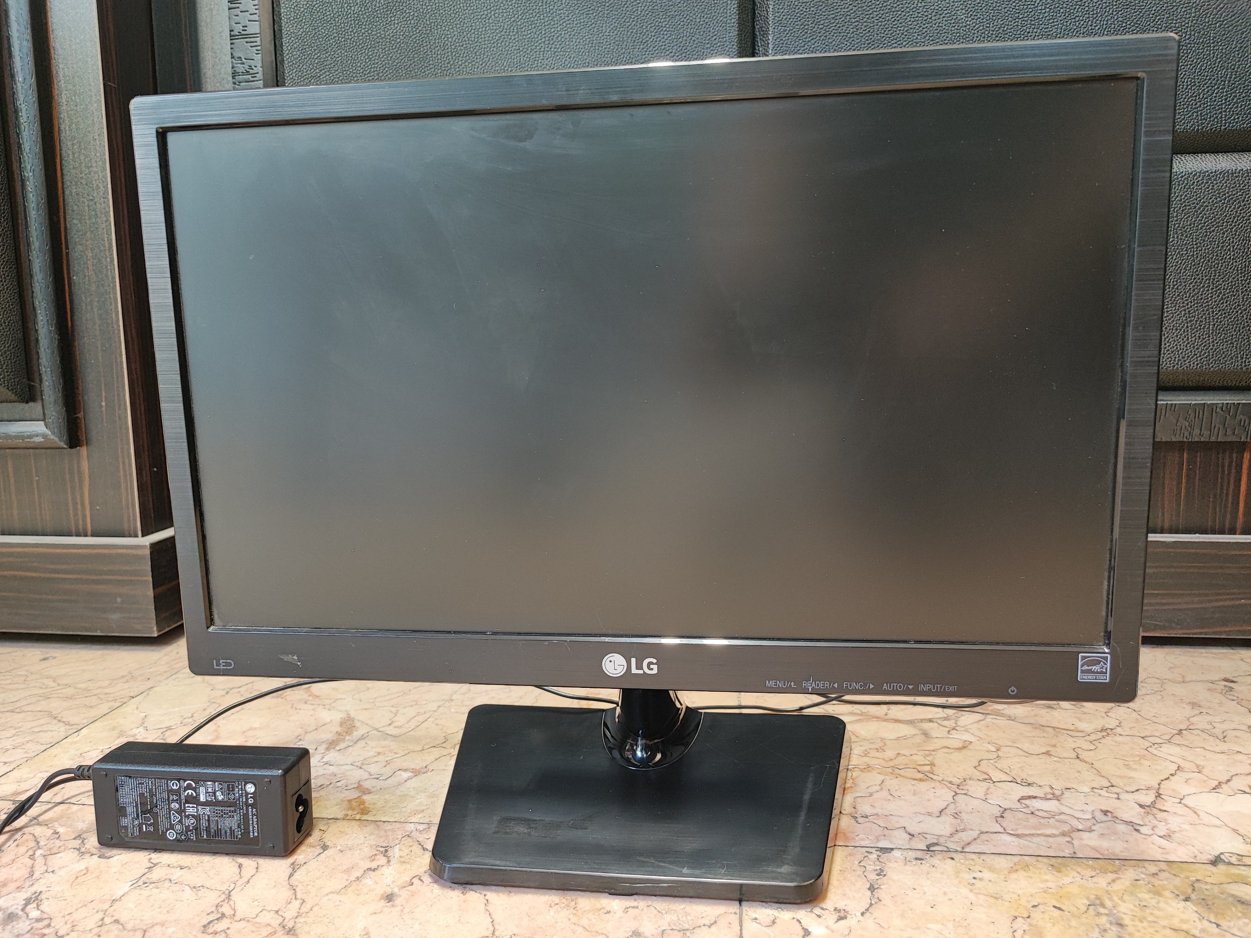 مانیتور دسته دوم LG سایز 19 اینچ