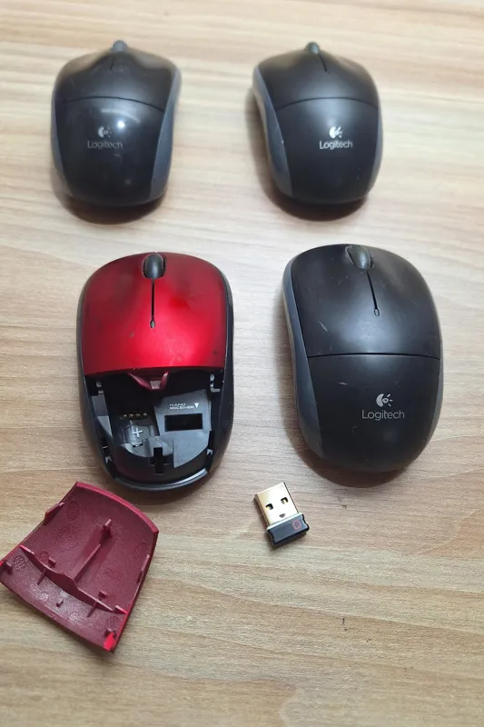 موس یونیفای لاجیتک M215