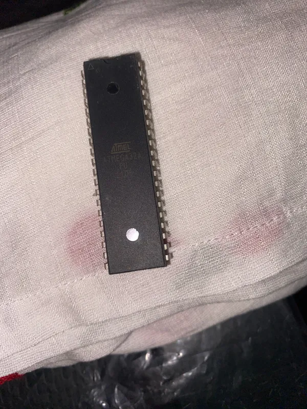 پروگرامر و آی سی میکروکنترلر اصلی قدیمی